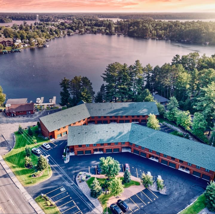 Stylish 4br | Lake + Downtown - Minocqua, wI