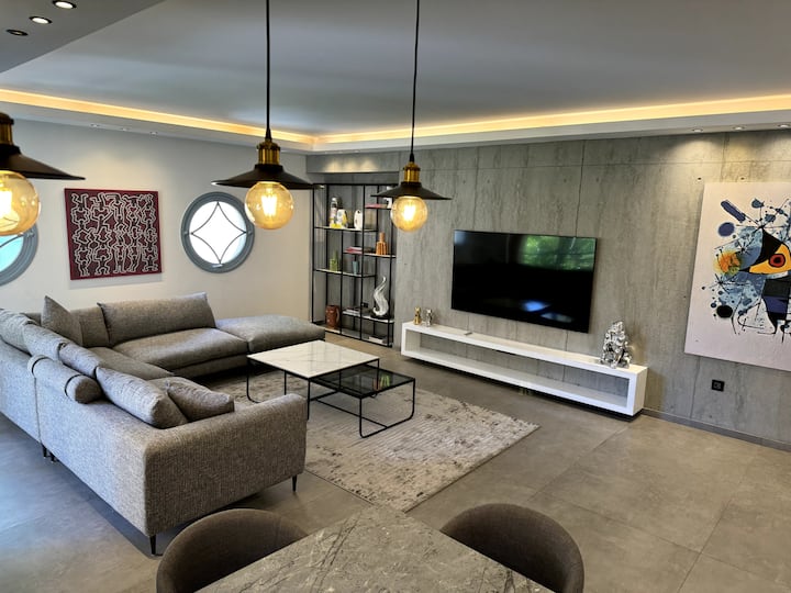 Lovely 2 Bed Home In Saifi Village - 24/7 Power - Beirut