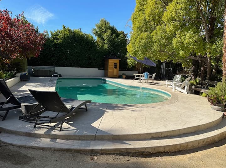 Guest House W/ Pickleball & Pool - San Mateo, CA