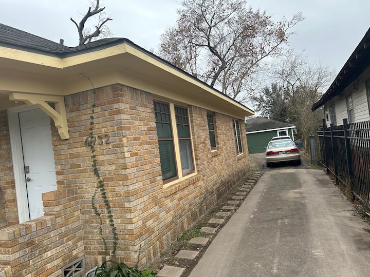 Eastwood 2 Bedroom Duplex Back Unit #4 - South Park - Houston