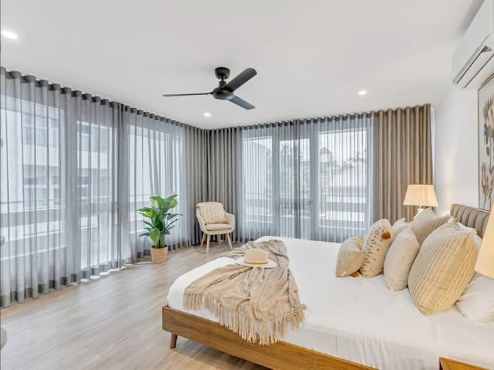 A Beautiful Home In The Heart Of The City! - Cairns