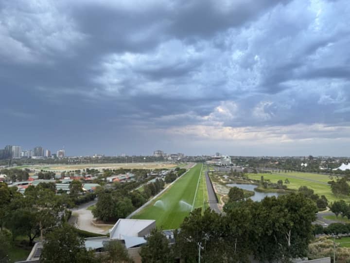 Stylish, High-end 2br Apartment - Melbourne