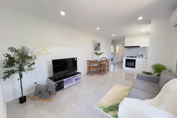 A3 2b1b House Nr Airport - Perth