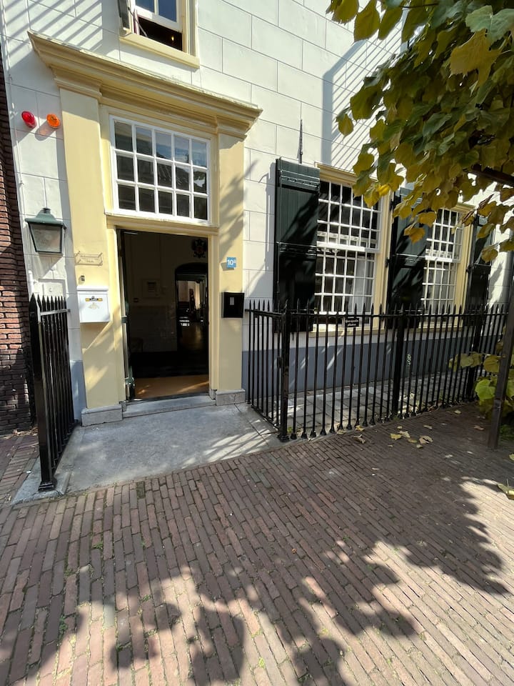 Het Waterhof 
First Floor - Leiden