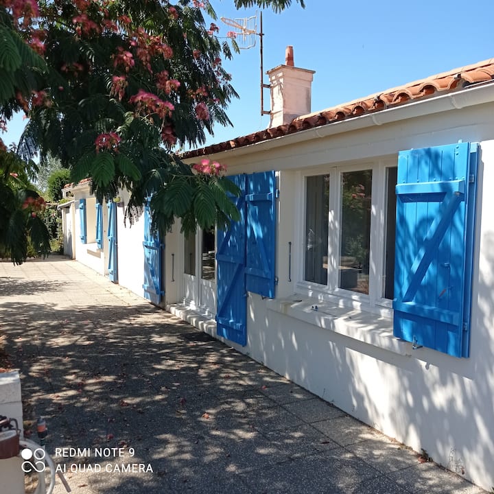 Maison Vendéenne. - Angles