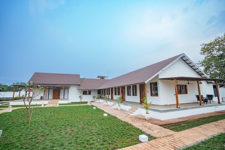 Impiana Premium Suite - Karjat