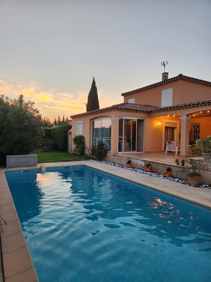 Villa De Charme Avec Piscine - Salon-de-Provence