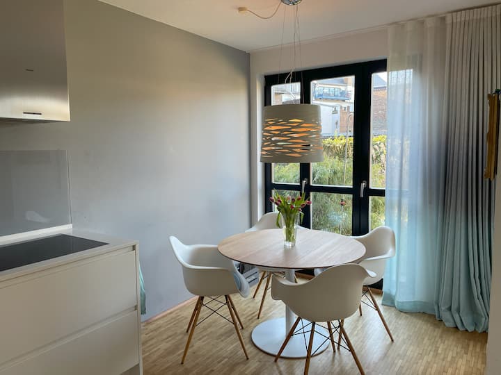 Calm 3 Room Apartment - Bonn