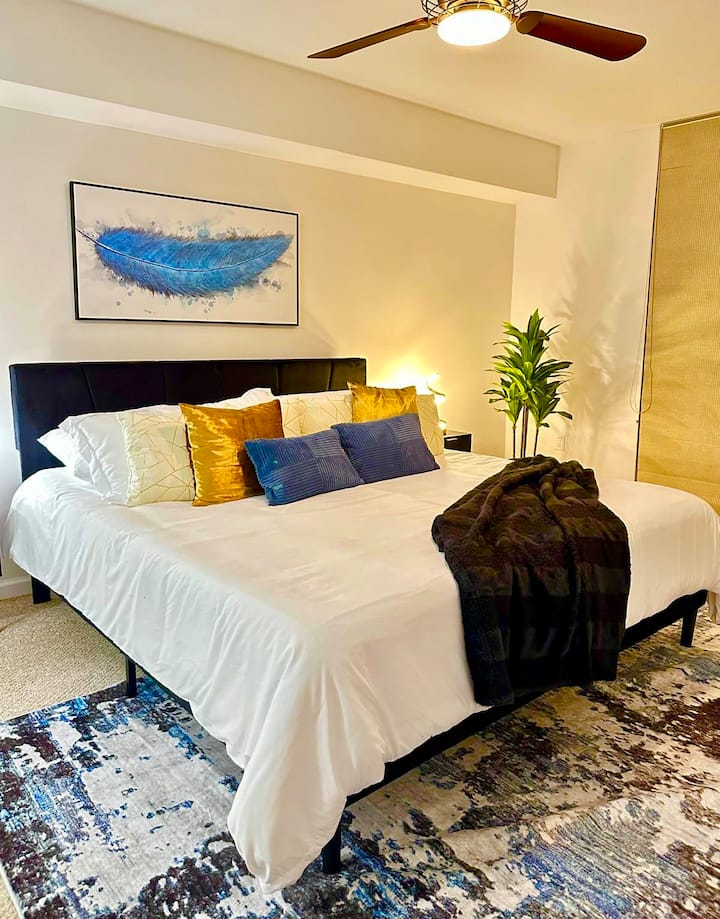 Modern Condo - Heart Of Brickell - Miami, FL