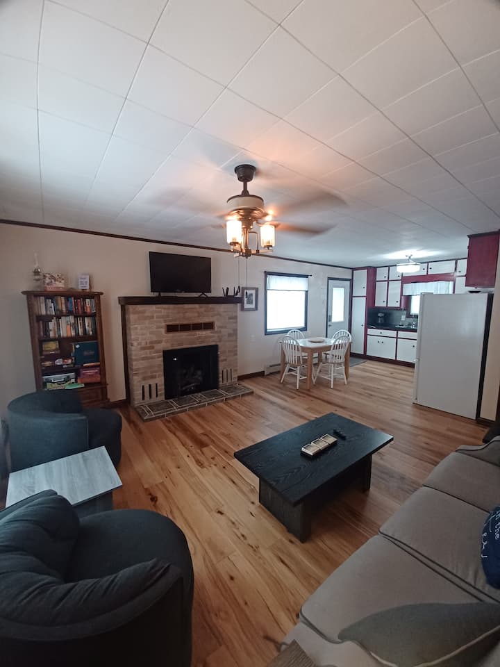 Alabaster Cottage - Tawas City, MI