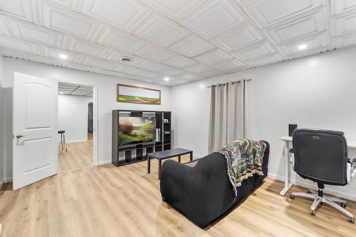 2 Br Marlinton Apartment With Gameroom! - Hillsboro, WV