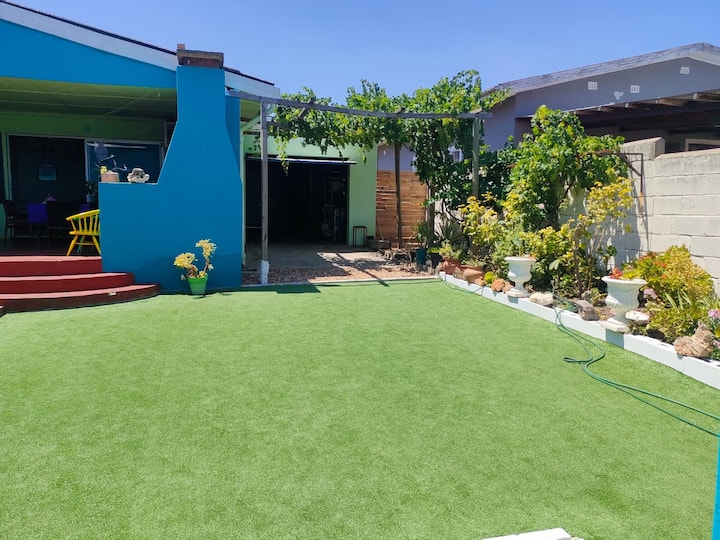 Travel Light - 1 Room En Suite - Paarl