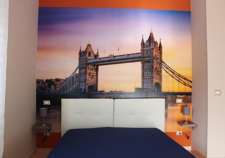 Camera Londra - Villa San Giovanni