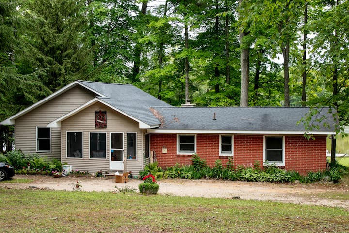 Idyllic Lakefront Cottage Near Charlevoix - Charlevoix, MI