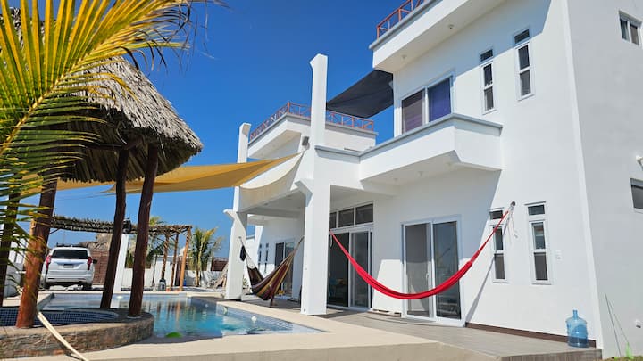 Golden Mahal Beach House - Guatemala