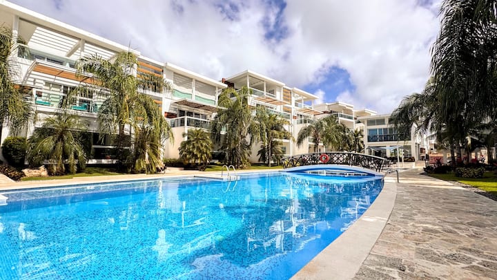 Walk To Beach, Pool, Shops, Dining, Nightlife, Fun - Karibik
