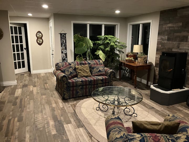 Country Charm - Creston
