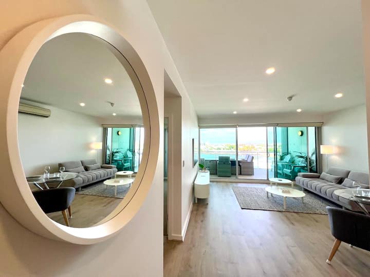New Port Marina View Retreat - Wifi - Pool - Gym - Port Adelaide