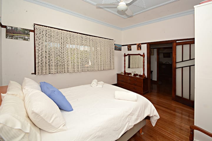 Rushworth Bungalow - Rushworth