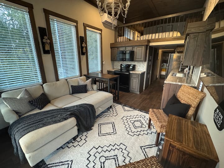 Relax & Unwind W/hot Tub - Lake Whitney, TX