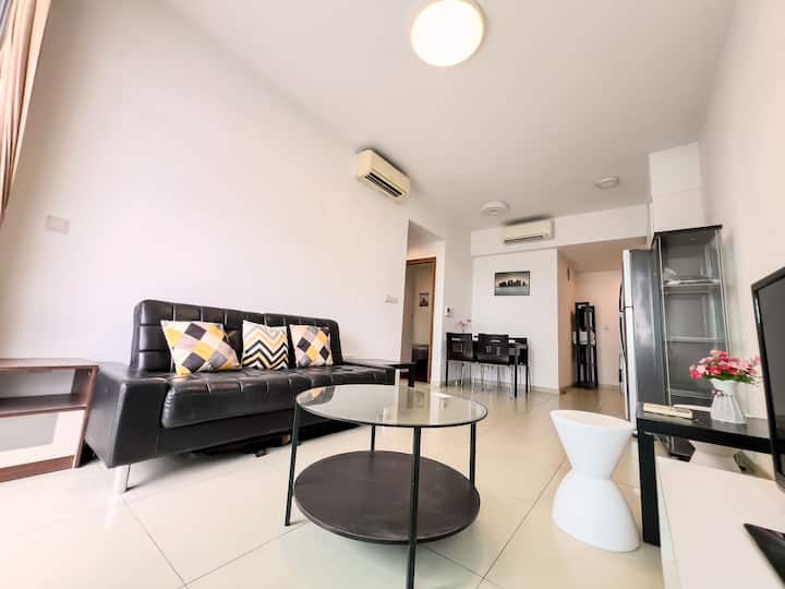Fully Furnished 2 Bedroom Condo - Bukit Timah