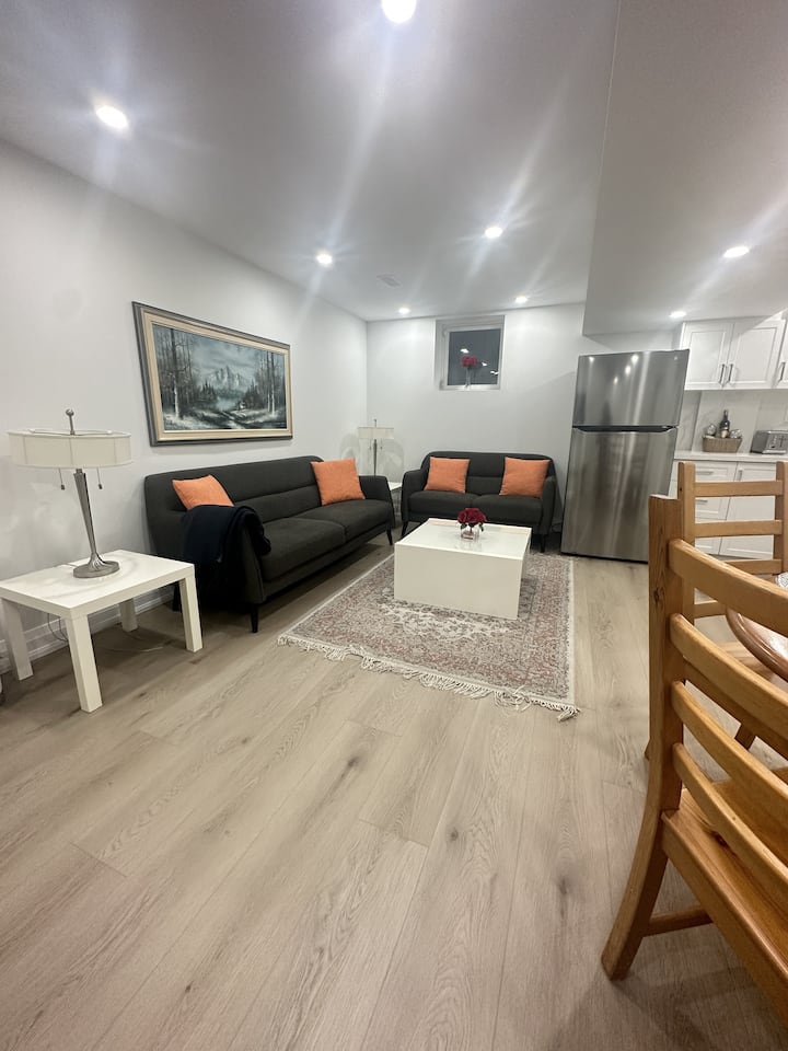 Furnished Basement In The House - Aurora