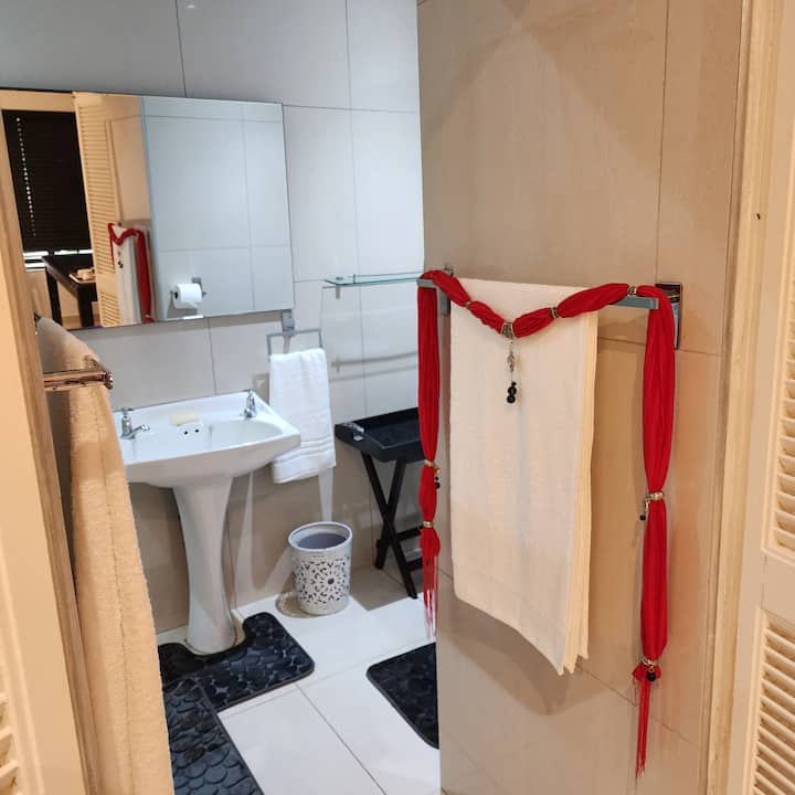 Superior King Ivory Suite - Eshowe