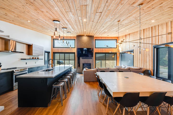 Mountain Houses - 20 Bedrooms - 72 People - Quebec