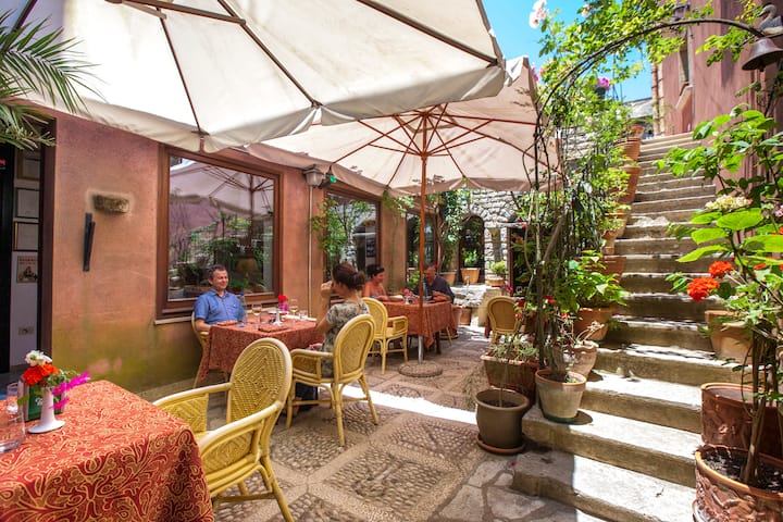 Suite Familiare Con Due Bagni - Erice