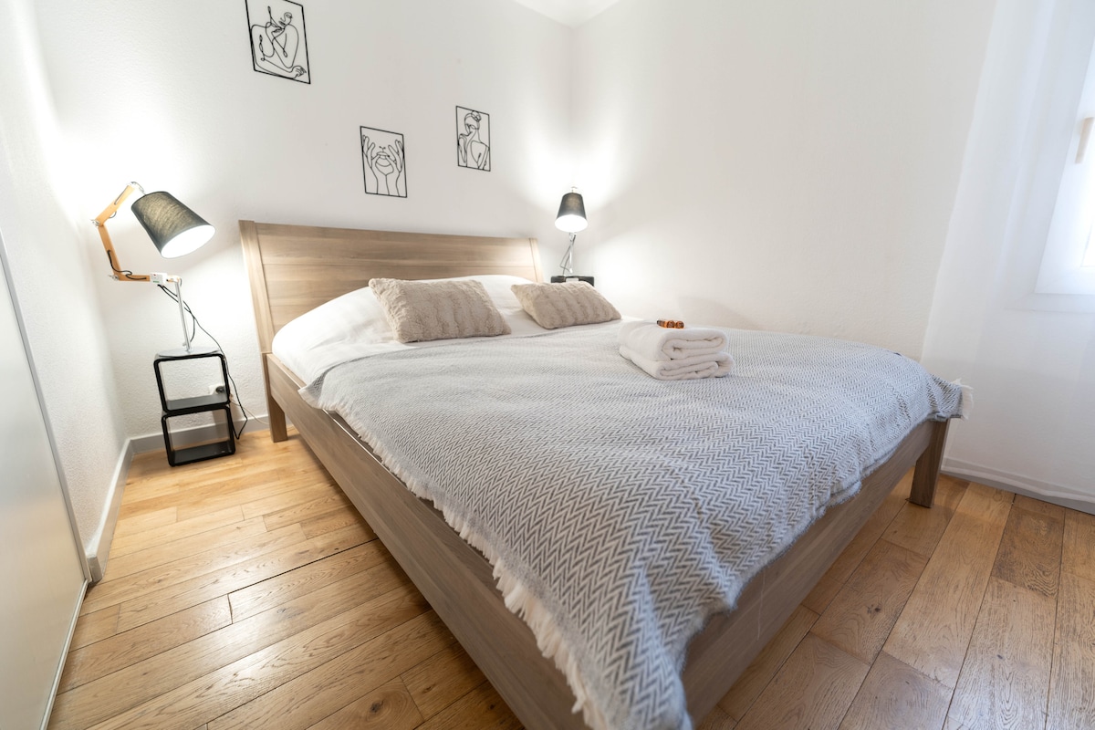 SM Nice 2-room apartment a stone's throw from the Central Station ...