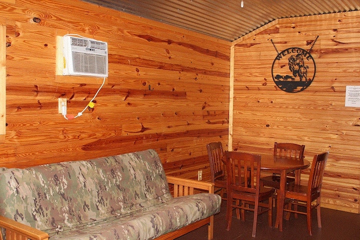 Lake Buchanan Resort Cozy Cabin - Black Rock Park, Buchanan Dam