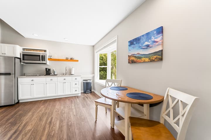 Blue Ridge Cottage - Lexington, VA