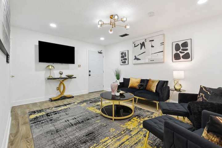 Nola Luxe Lounge 2br - Metairie, LA