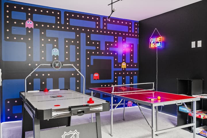 Cozy Cowboy Chalet W/game Room - Calgary