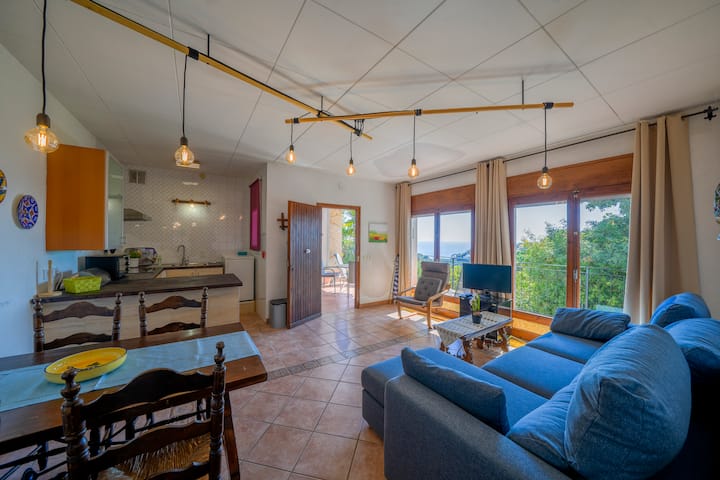 Small Apartment With Sea View - Tossa de Mar