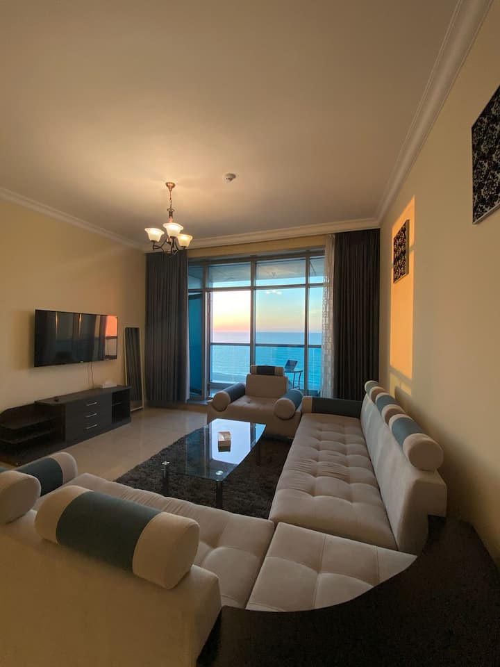 Oceanfront Sea Views 2-min Beach - Ajmán
