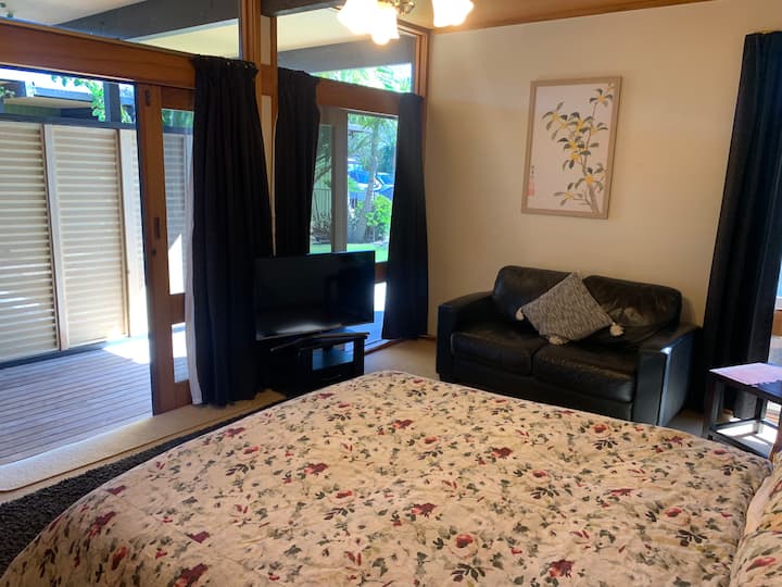 Japan House - Guest Suite - Clive