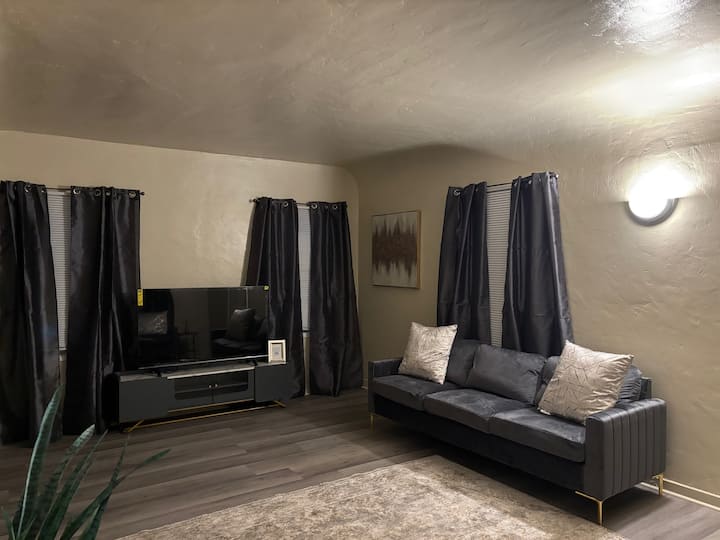 One Bed One Bath W/ Full Kitchen - Gardena, CA