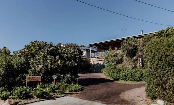 Wombat Mansion - St Helens