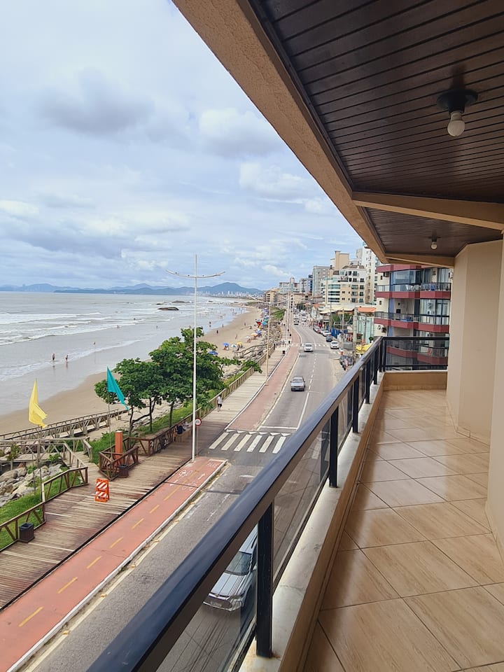 Apartamento Frente Mar E Próximo Ao Beto Carrero - Navegantes