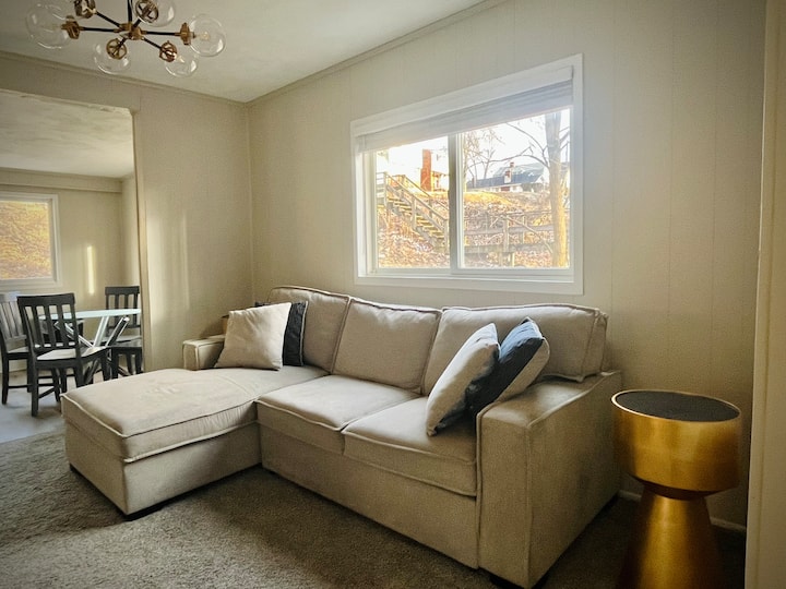Entire Home Near Downtown | Less Than 10 Min Drive - Pittsburgh, PA