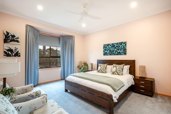 Family Beach House Near Barwon River & Beaches - Geelong