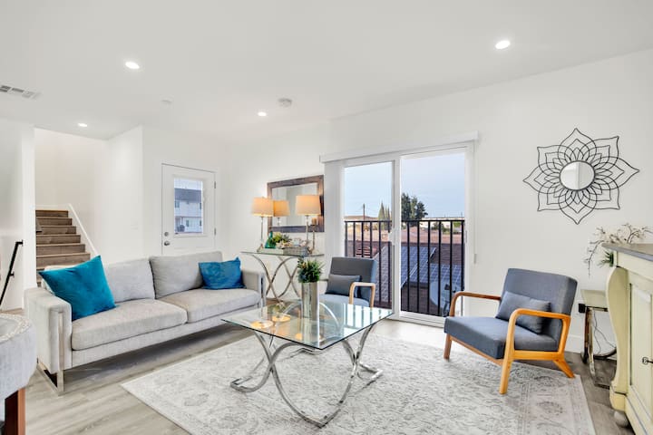 Cushy New Condo Oasis -Near Beaches & Sofi Stadium - Torrance, CA