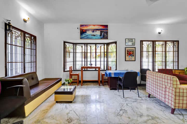 Bed In A Cozy Shared Dormitory. - Chennai