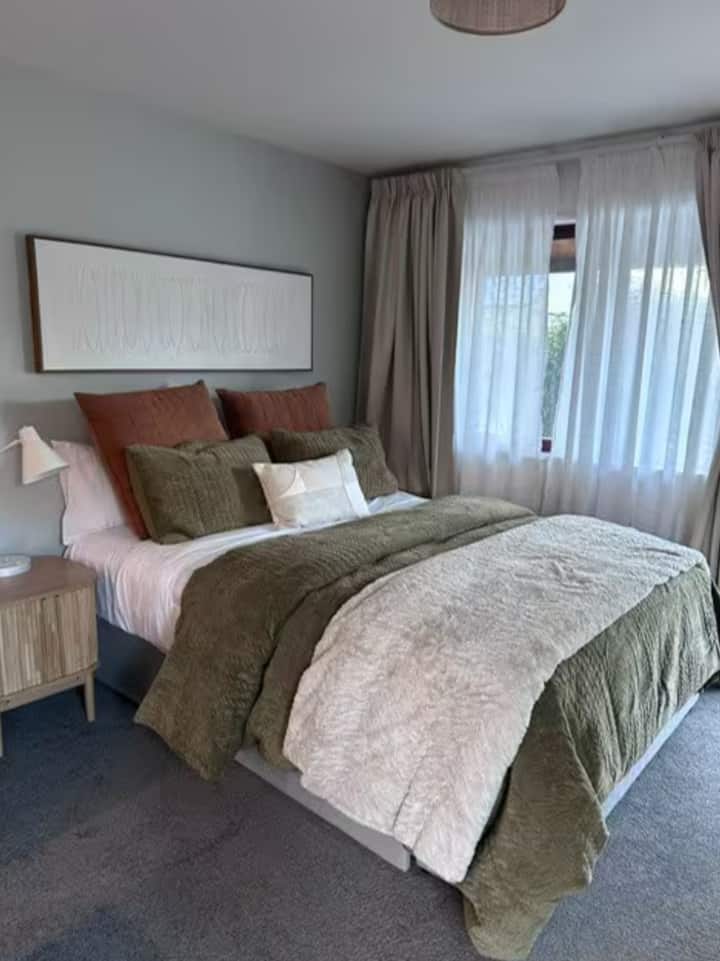 #1 Glenorchy Alpine Deluxe Suite (Modernised) - Glenorchy