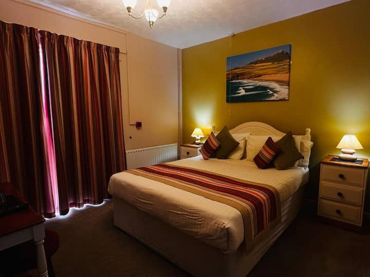 Double Room With Sea View | Oyo Ocean Haze Hotel - Solva
