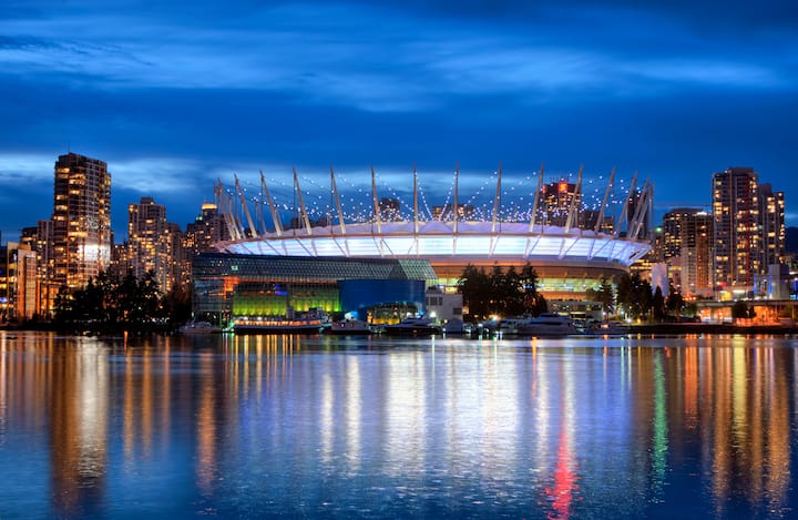 Amazing View,central Location Apartment W/ Parking - Vancouver