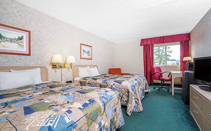 Norwood La Crosse 2 Queen Bed Non Smoking - La Crosse, WI