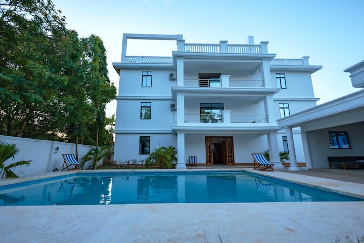 Diani Luxe Villa: Spacious Studio A - Diani Beach