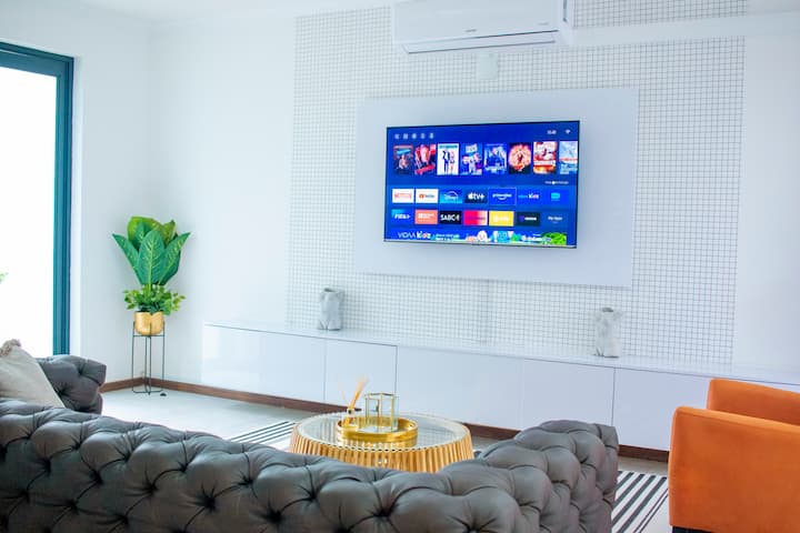 Uptown Oasis W/th Private Pool - Namibia